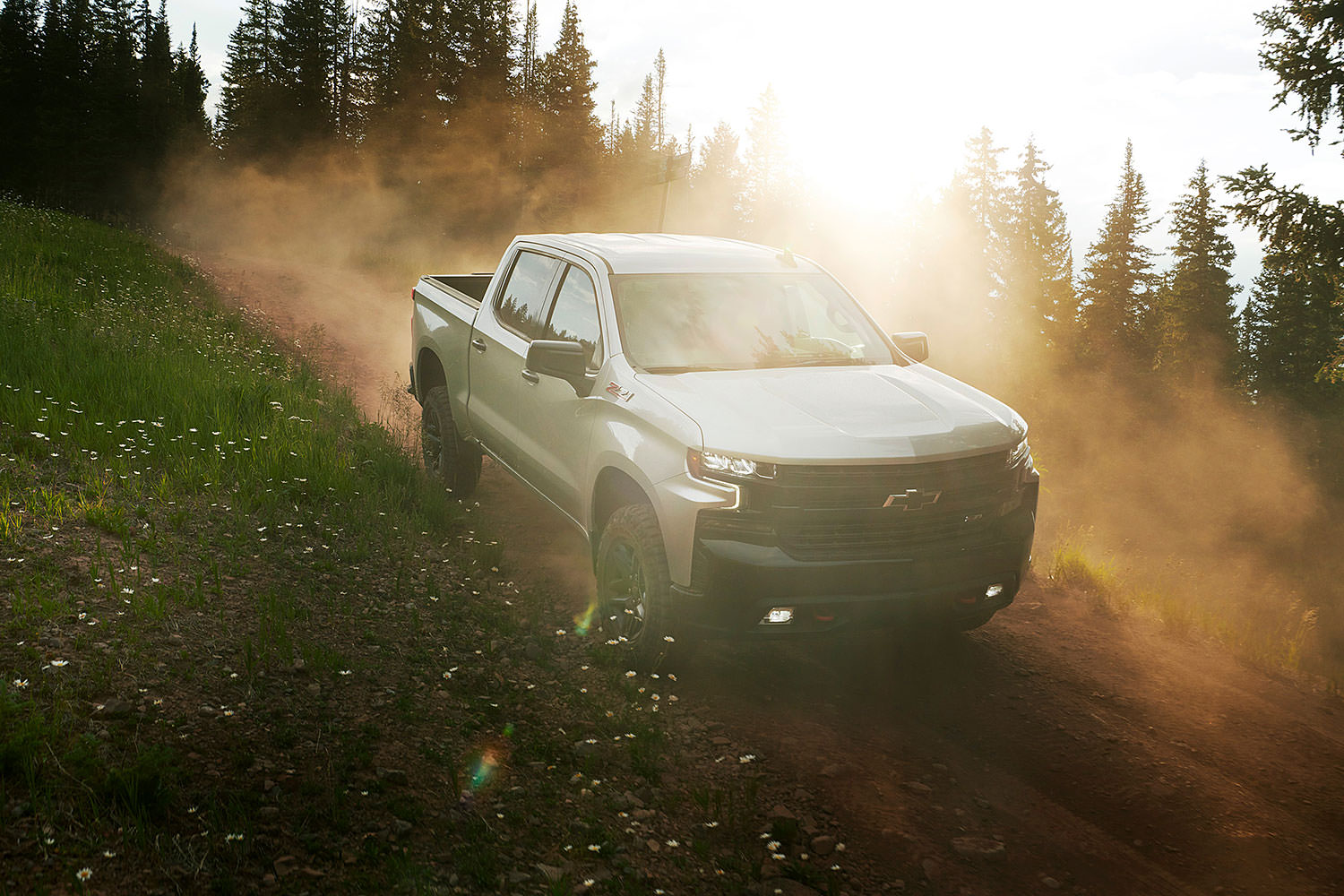 Behind the Scenes on a Chevy Silverado Shoot Spanning 31 Days | PetaPixel