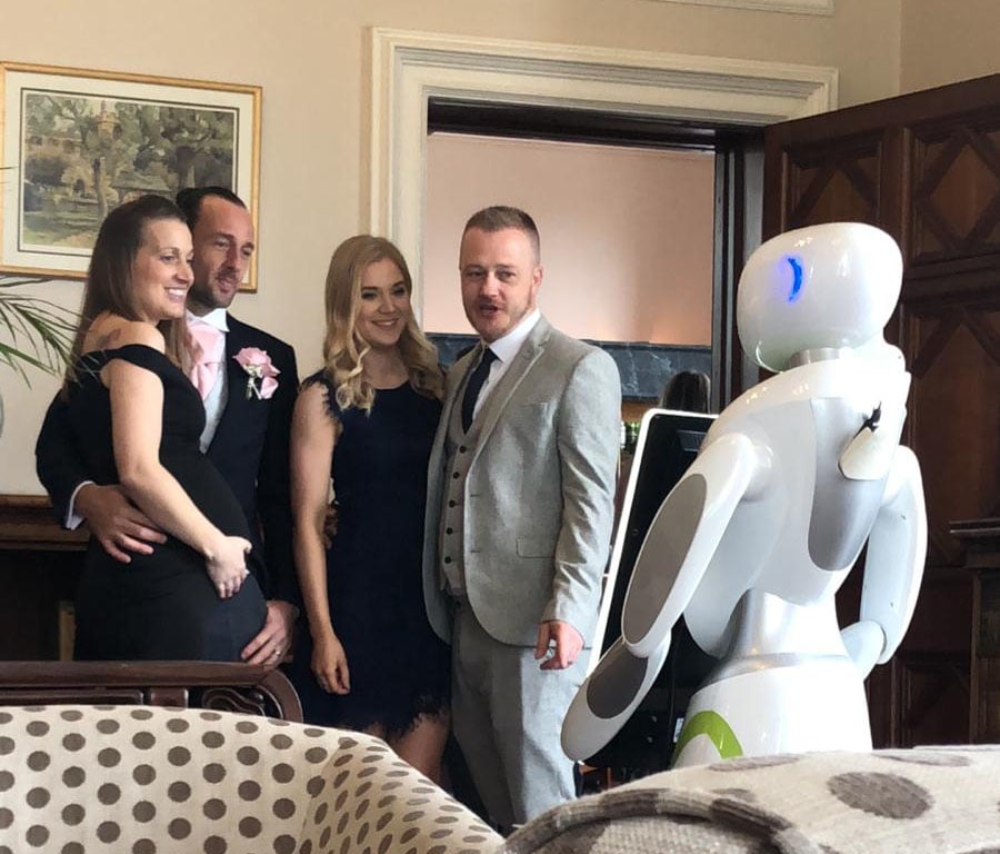 Couple Hires Robot Photographer for Their Wedding | PetaPixel