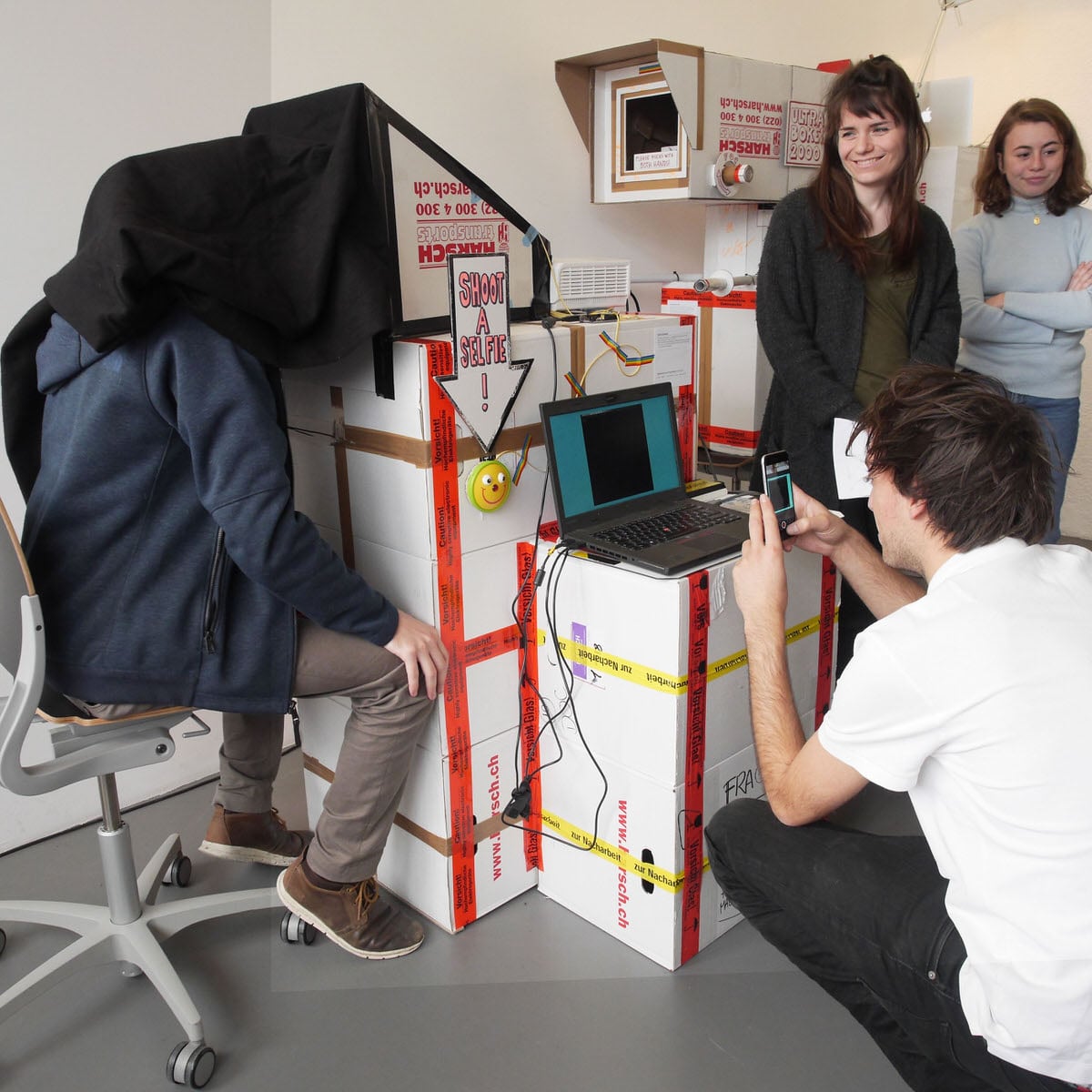 I Built a Kilopixel Camera That Uses a Single Photoresistor for ...