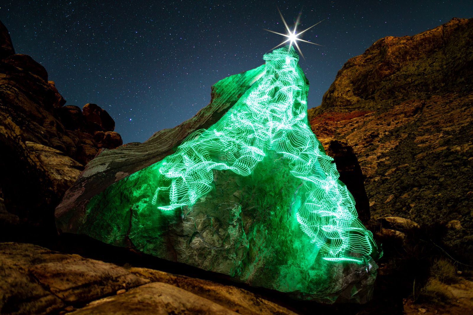 Photographer Creates Long Exposures of Himself Climbing with LED Lights ...