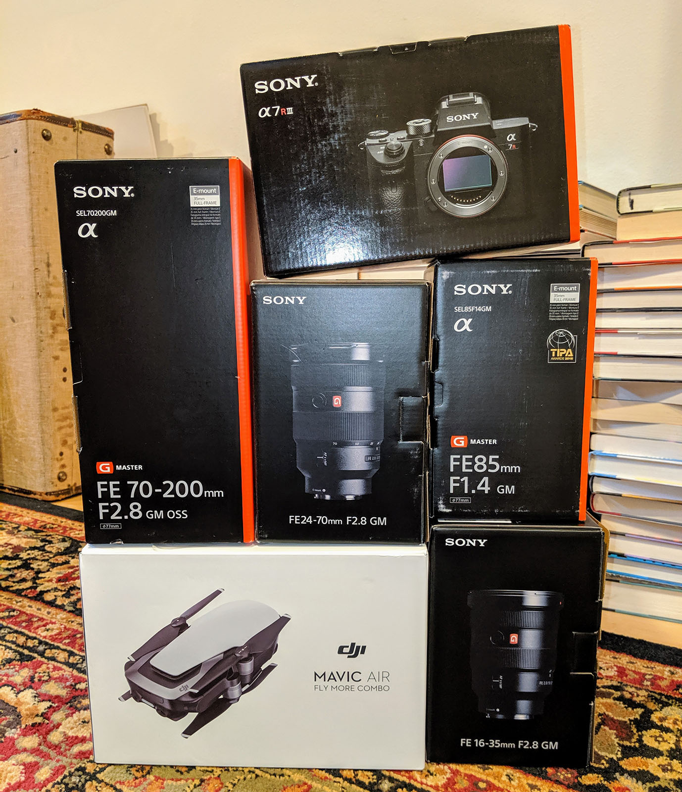 This $10,000 in Sony Gear Cost $500 Thanks to Amazon's Glitch | PetaPixel