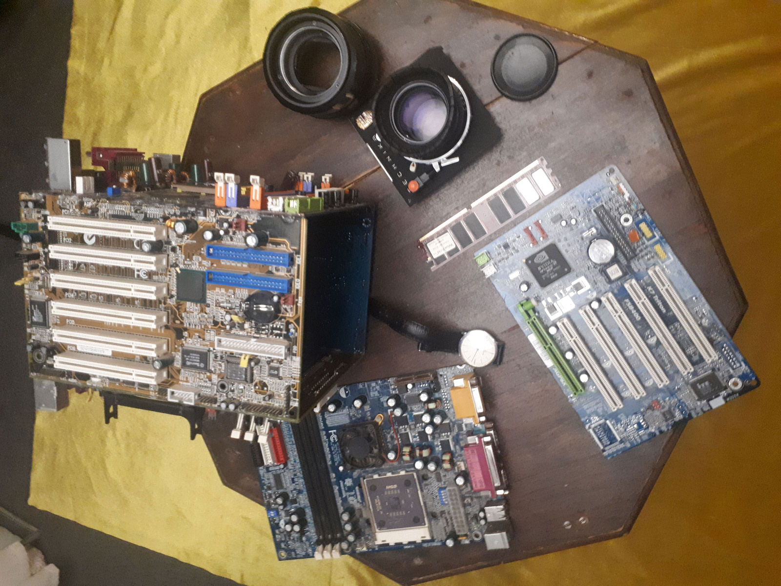 This Guy Turned His Broken Computer Into a Working Camera | PetaPixel