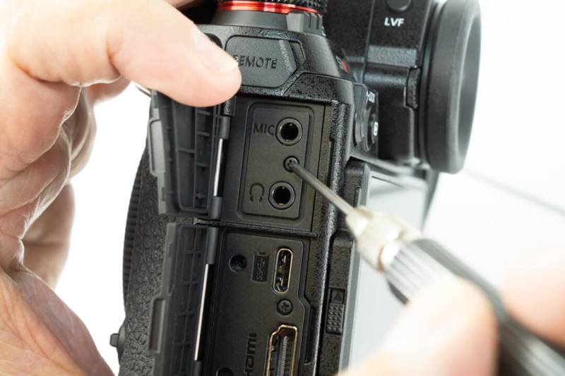 Panasonic S1R Teardown: A Peek Inside Panasonic Full-Frame Mirrorless ...