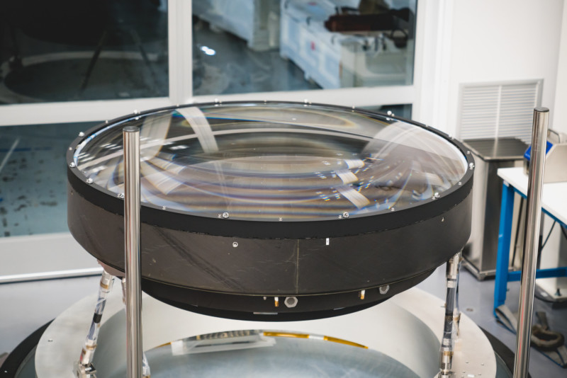 This is the World's Largest Optical Lens: It's 5 Feet Wide and Took 5 ...