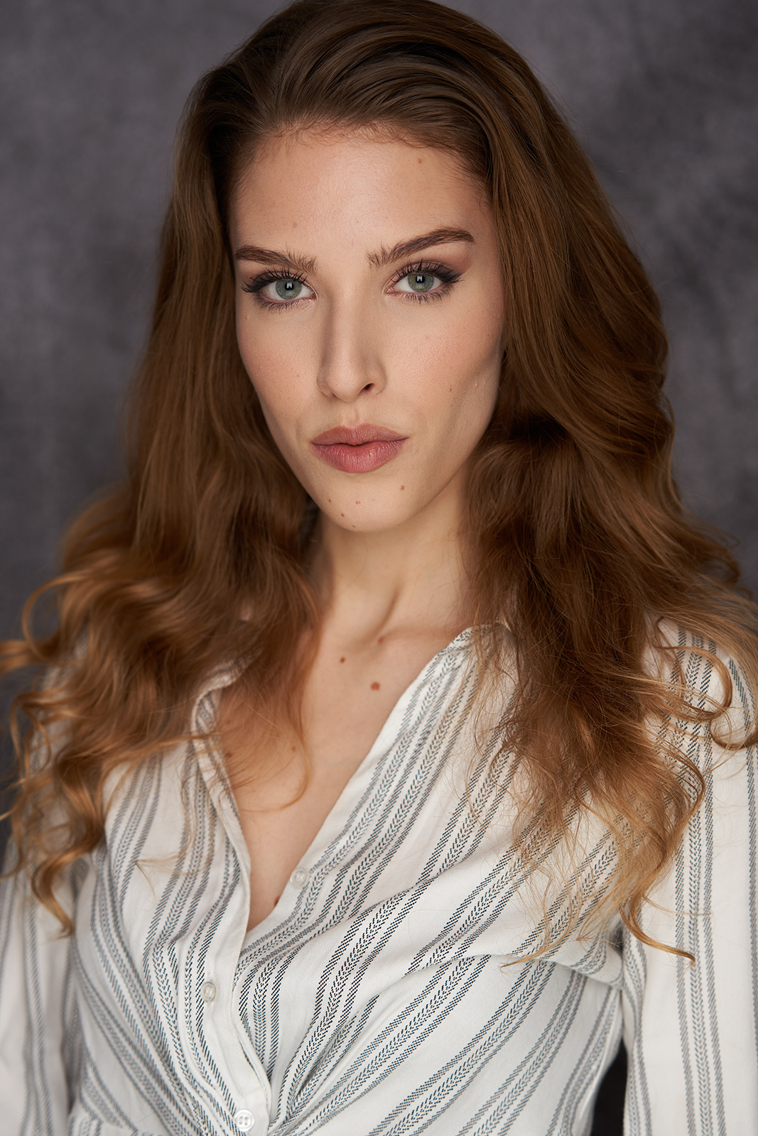 5 Ways You Can Use a Softbox to Shoot Stunning Portraits | PetaPixel