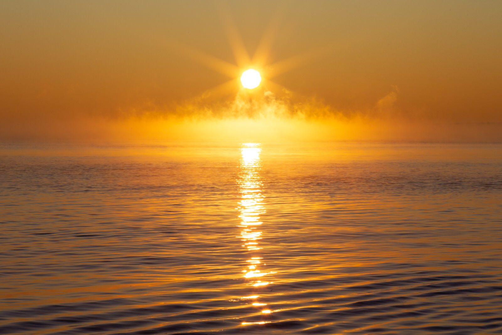 Michigan Photographer Shoots Lake Superior Sunrise Every Day of 2019 ...