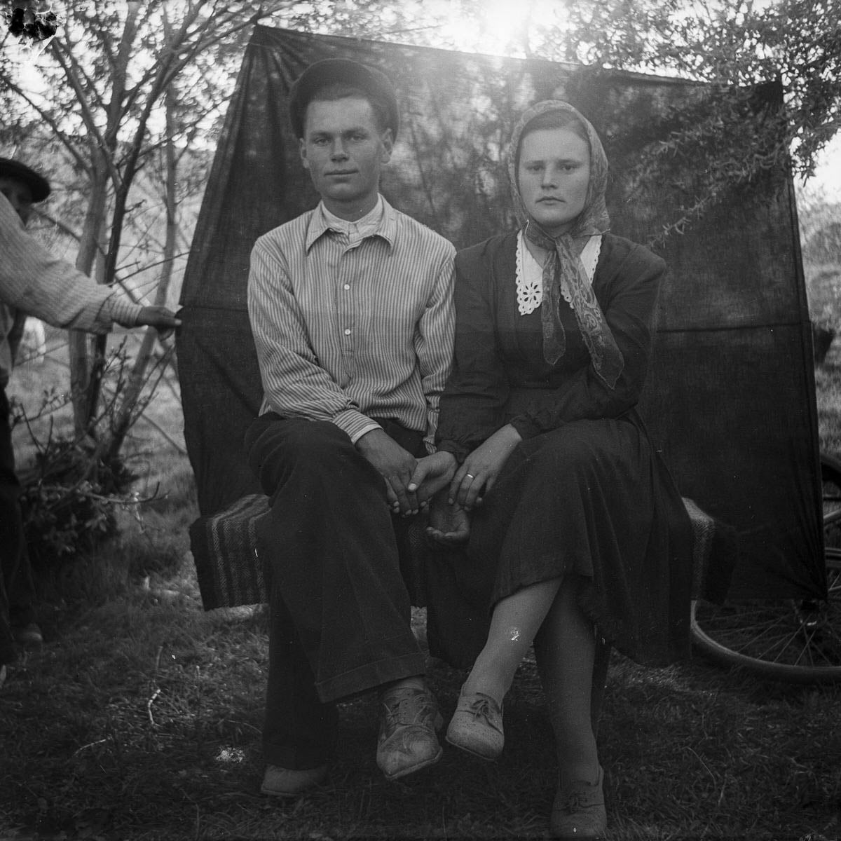 Remarkable Photos of Soviet Village Life Found In Abandoned House ...