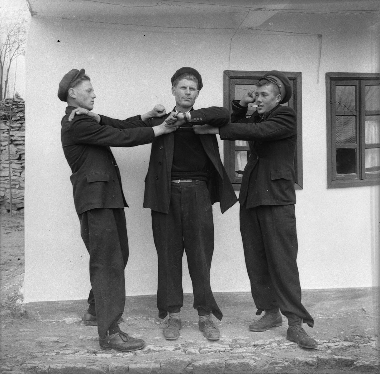 Remarkable Photos of Soviet Village Life Found In Abandoned House ...