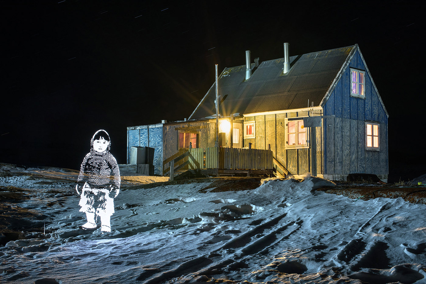 Photographer Paints Portraits of Inuit People into Polar Night ...