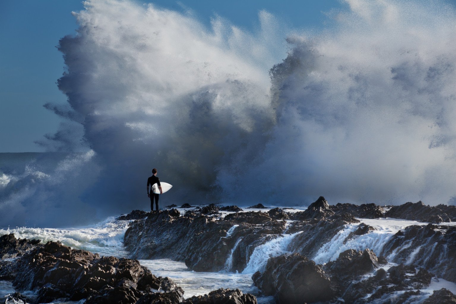 These are the Finalists of Nikon's Surf Photo of the Year 2020 | PetaPixel