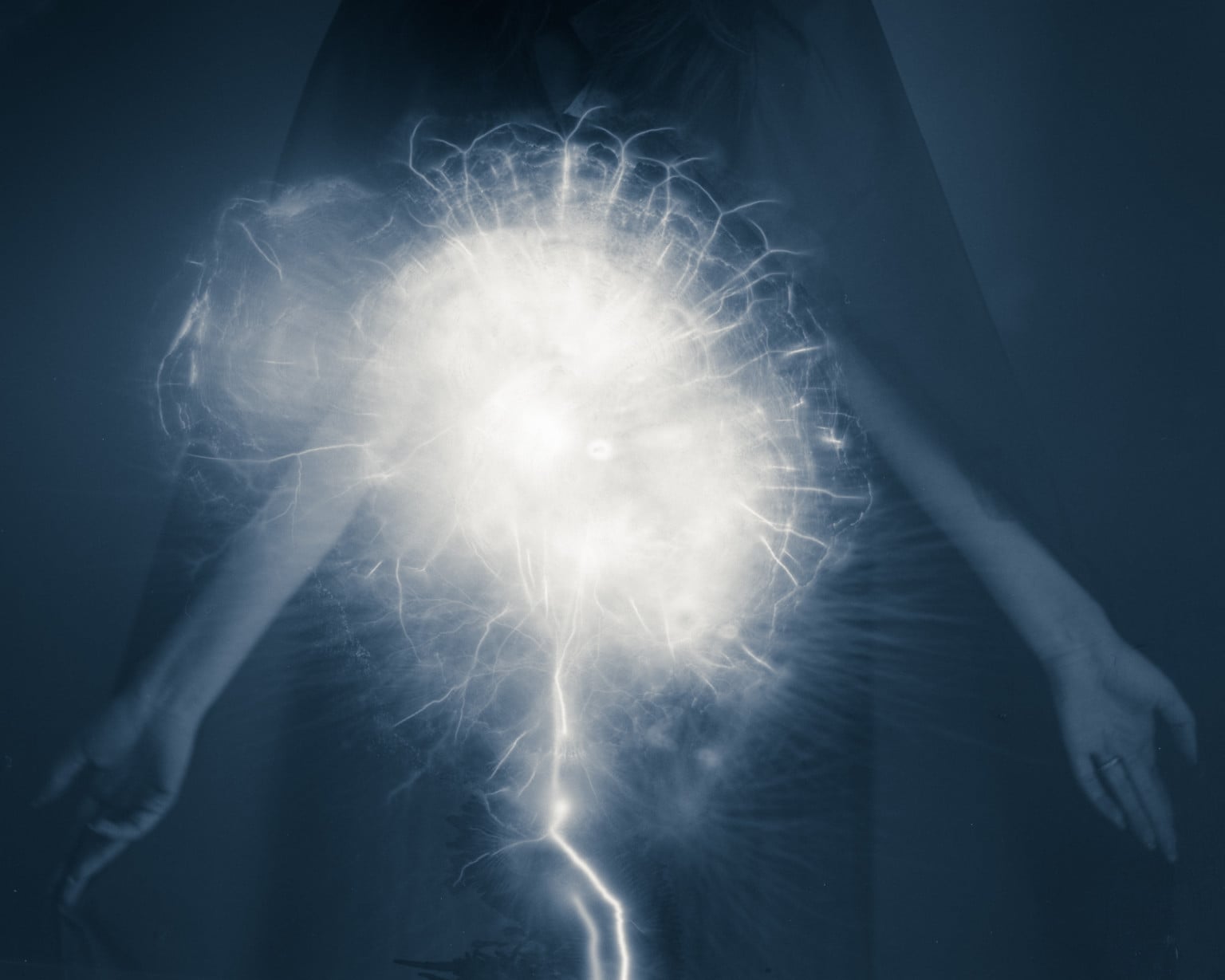 This is What Happens When You Zap Exposed Film with Static Electricity ...