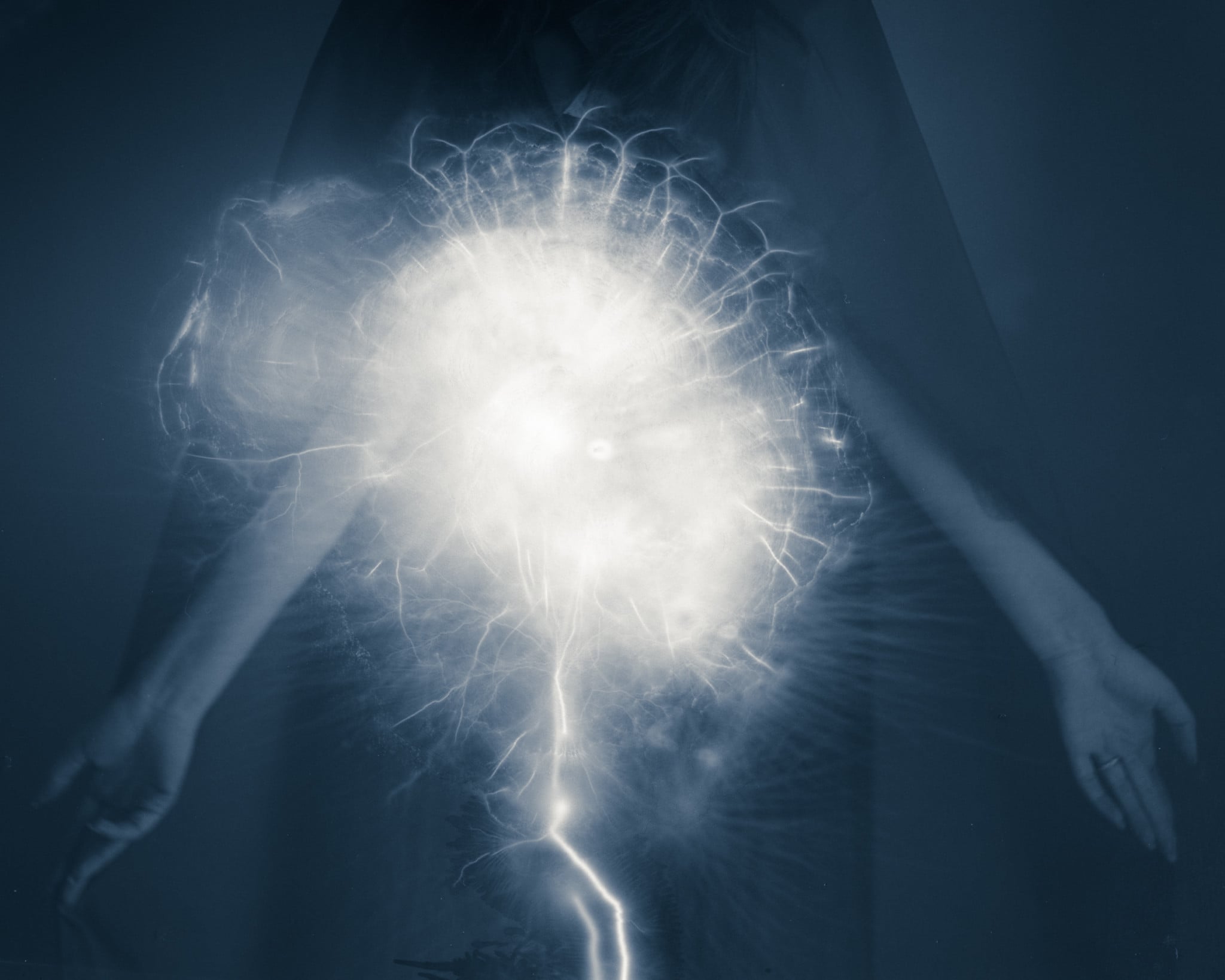 This is What Happens When You Zap Exposed Film with Static Electricity ...
