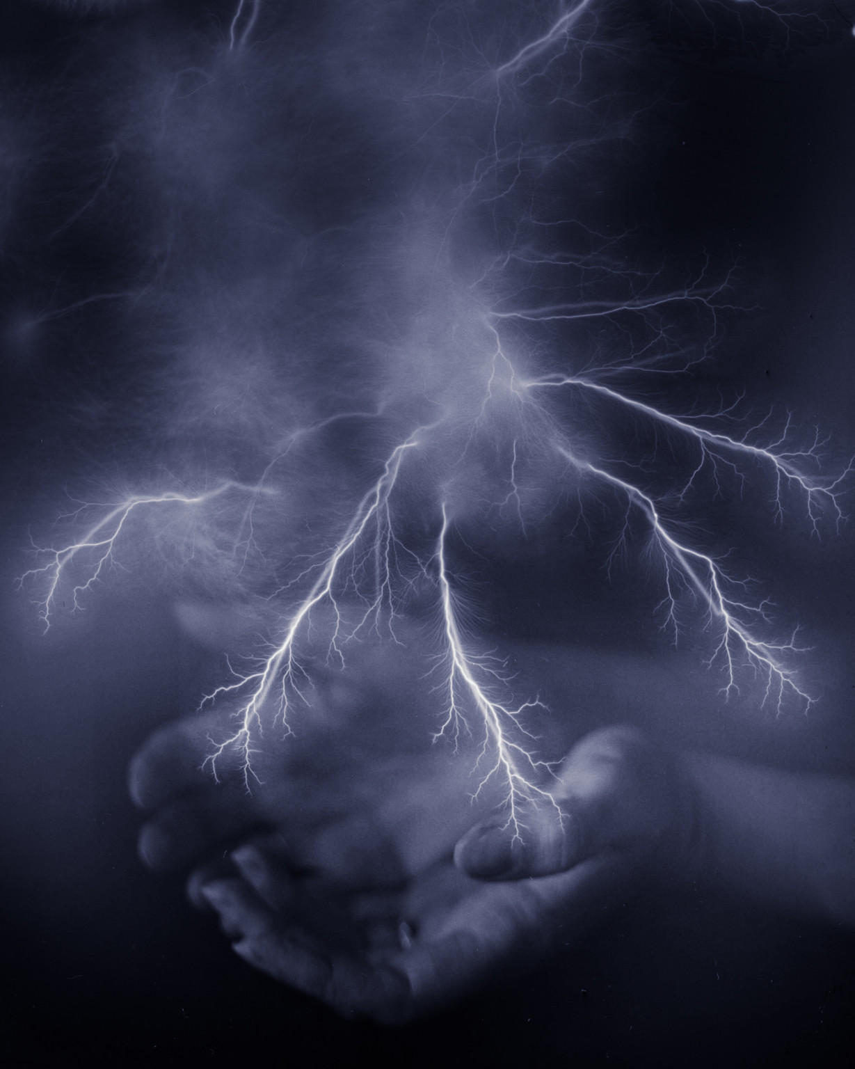 This is What Happens When You Zap Exposed Film with Static Electricity ...