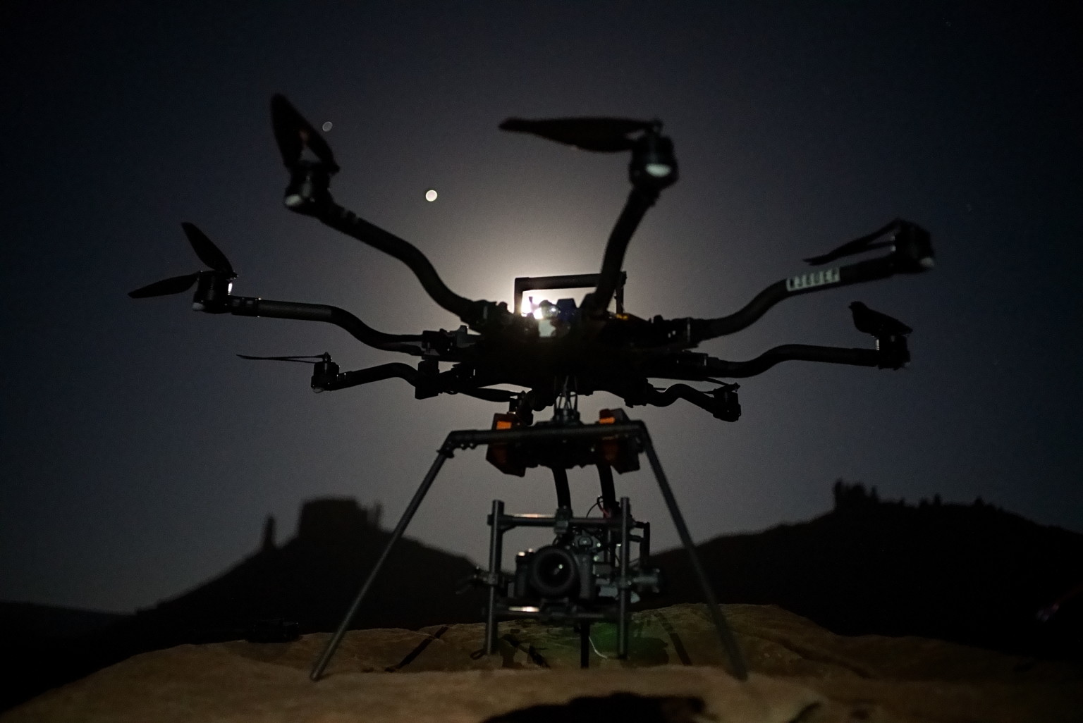 This Incredible 'MoonWalk' Photo Was Captured in a Single Shot | PetaPixel