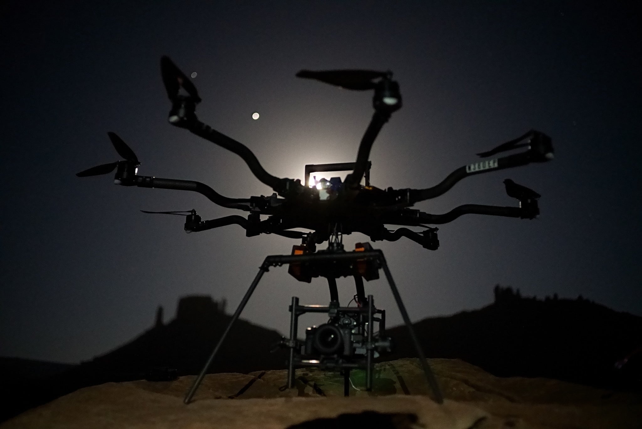 This Incredible 'MoonWalk' Photo Was Captured in a Single Shot | PetaPixel