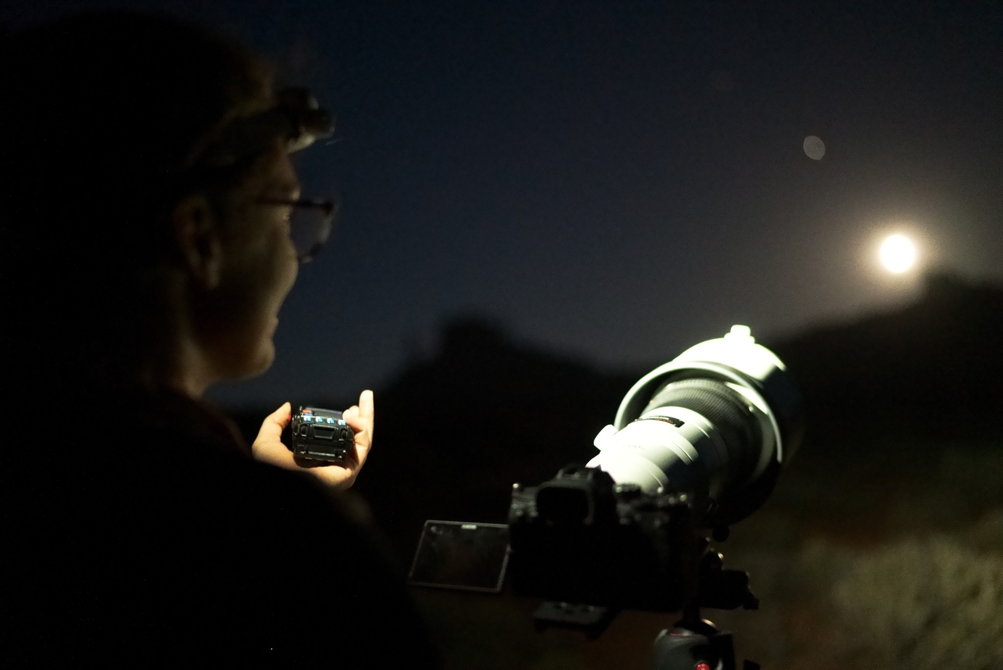 This Incredible 'MoonWalk' Photo Was Captured in a Single Shot | PetaPixel
