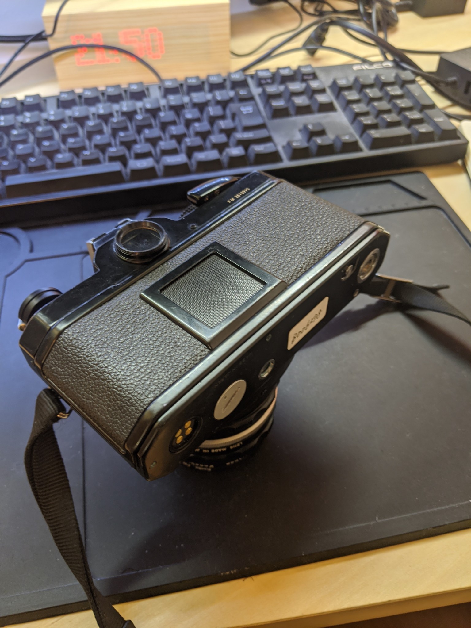 This Guy Converted His Nikon FM Into a Digital Camera with a Custom ...