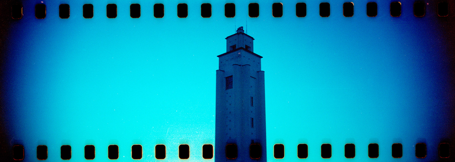 Lomography Unveils Panoramic 35mm Film Camera with Liquid-Filled Lens ...