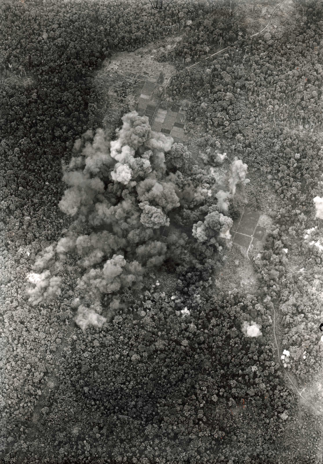 These Photos Were Shot Handheld Out a B-24 Bomb Bay in WWII | PetaPixel