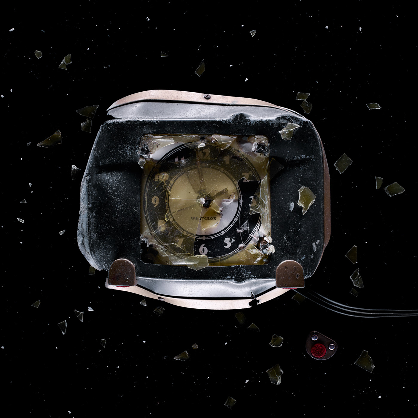 These Studio Portraits of Smashed Electronics are Oddly Satisfying ...