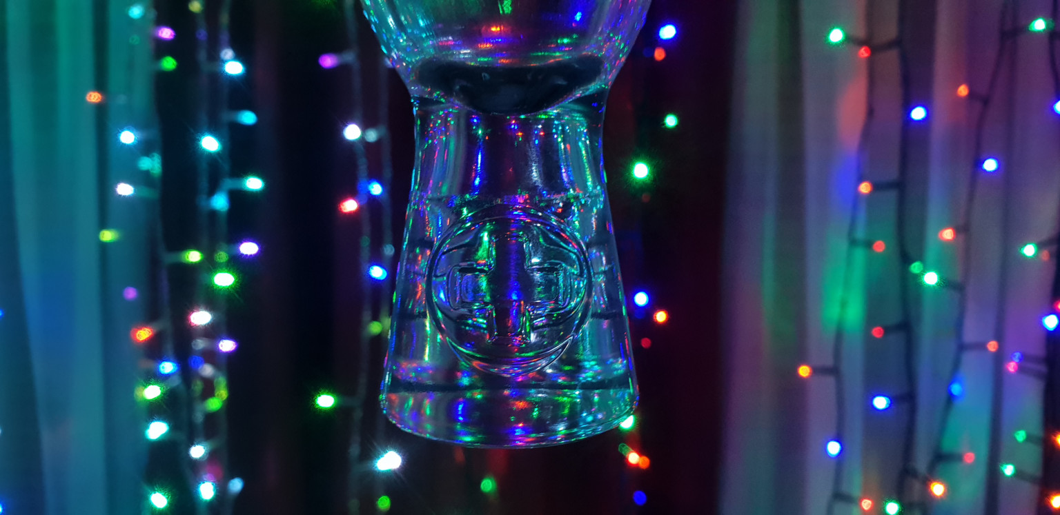 Photographing Lights Through Glassware Produces Psychedelic Results ...