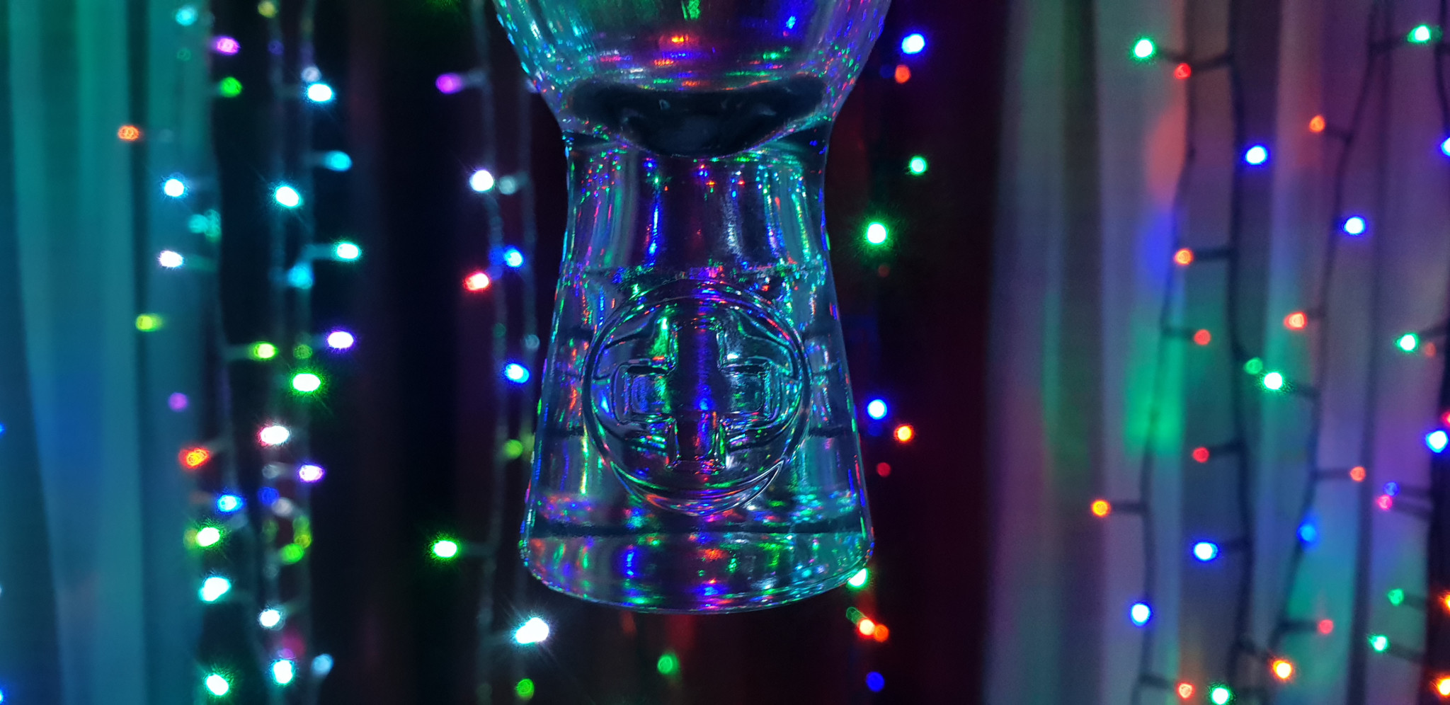 Photographing Lights Through Glassware Produces Psychedelic Results ...
