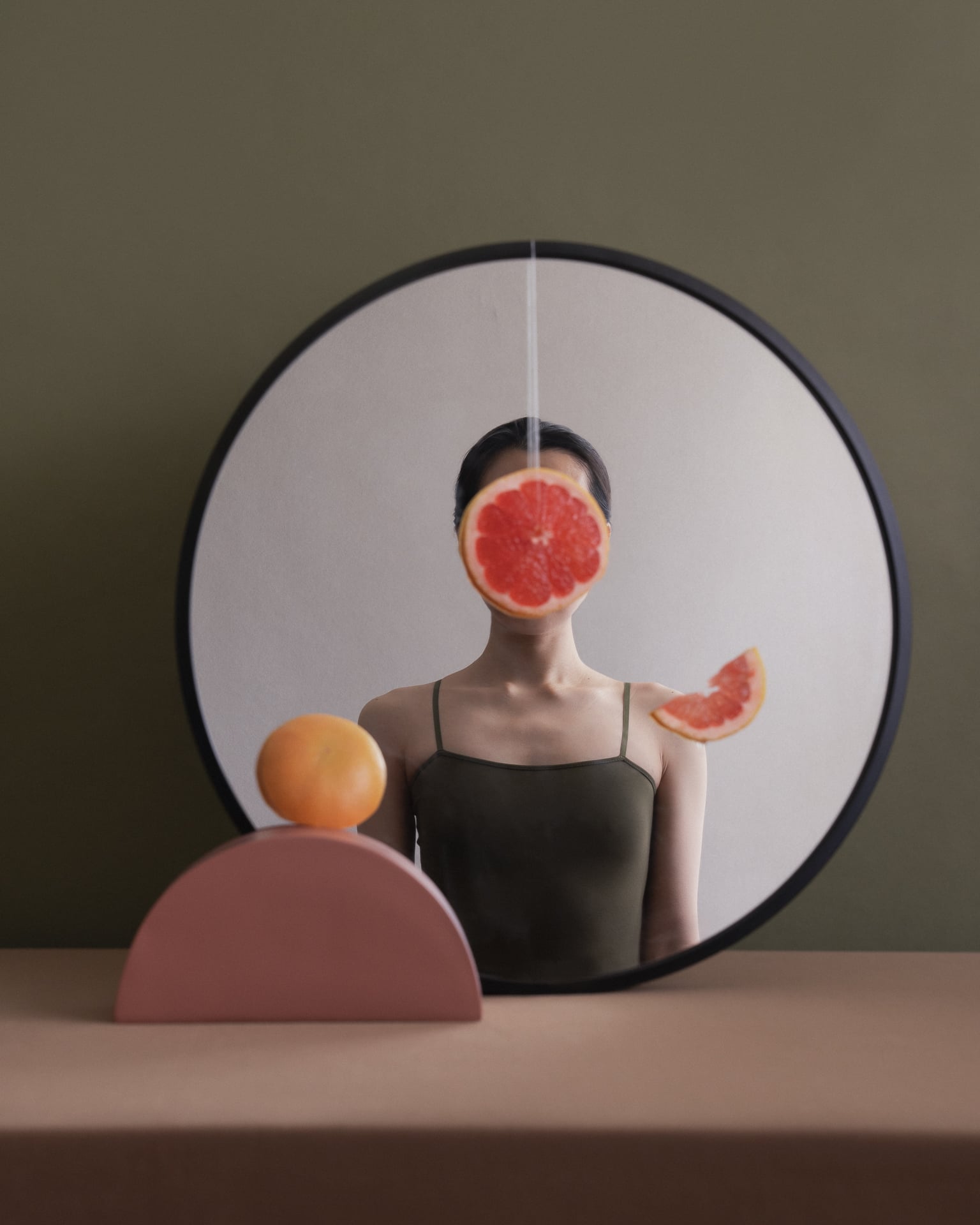 These Elegant Self-Portraits are a Masterclass in Minimalist ...