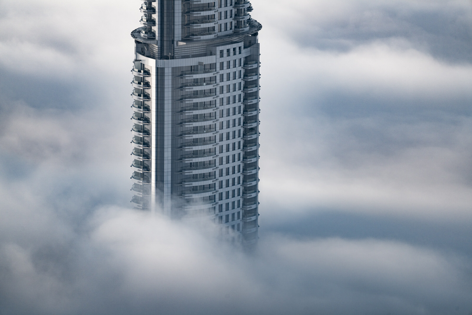 Photographer Captures Skyscrapers in Dubai Rising Above the Clouds ...