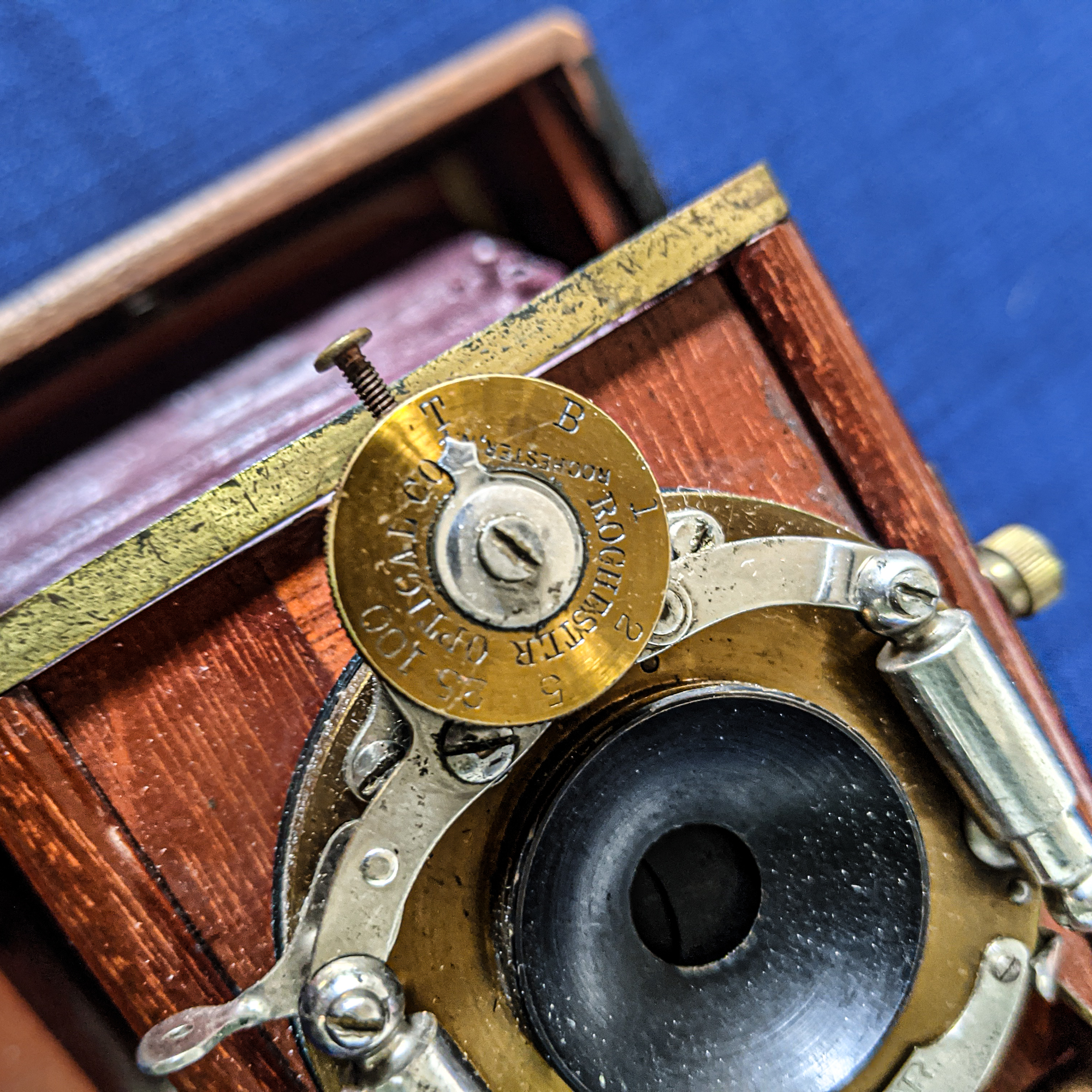 Taking a Photo with the 130-Year-Old Rochester Premo B Camera | PetaPixel
