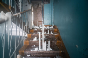 Photos of a Frozen Russian Apartment in Europe's Coldest City | PetaPixel