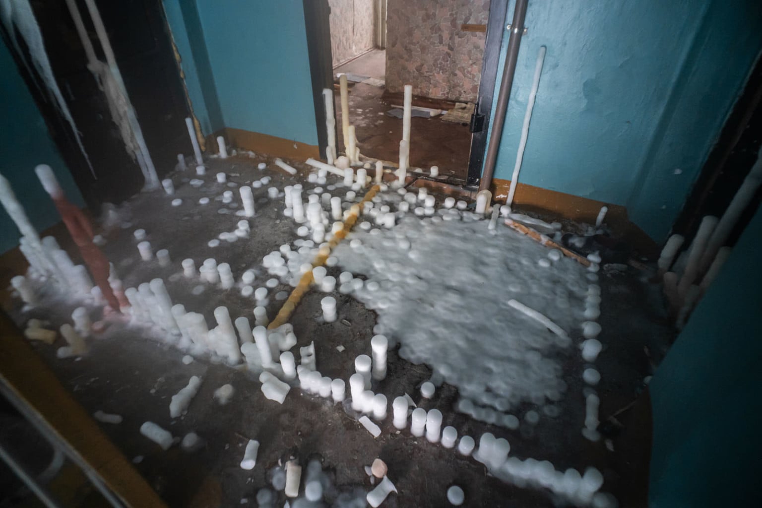 Photos of a Frozen Russian Apartment in Europe's Coldest City | PetaPixel
