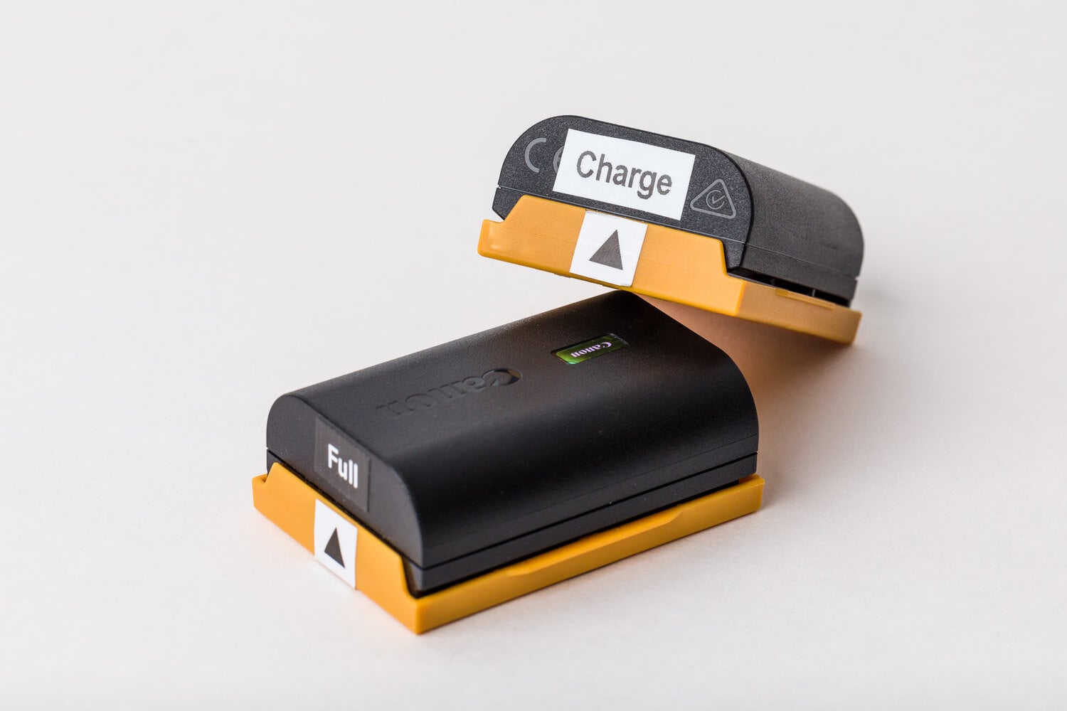 A DIY Solution for Tracking the Charge of Camera Batteries | PetaPixel