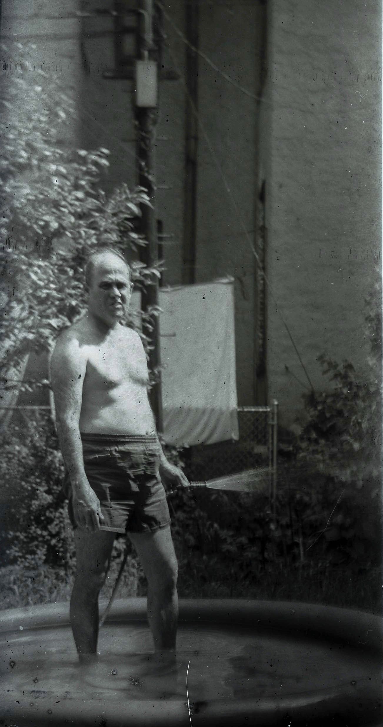 Photographer Discovers Undeveloped Film Inside 1920s Kodak Camera ...