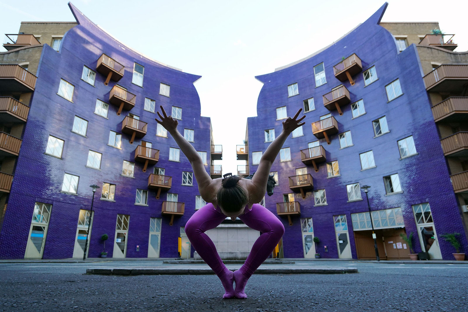 Photos of Dancers Blending Into London Architecture | PetaPixel