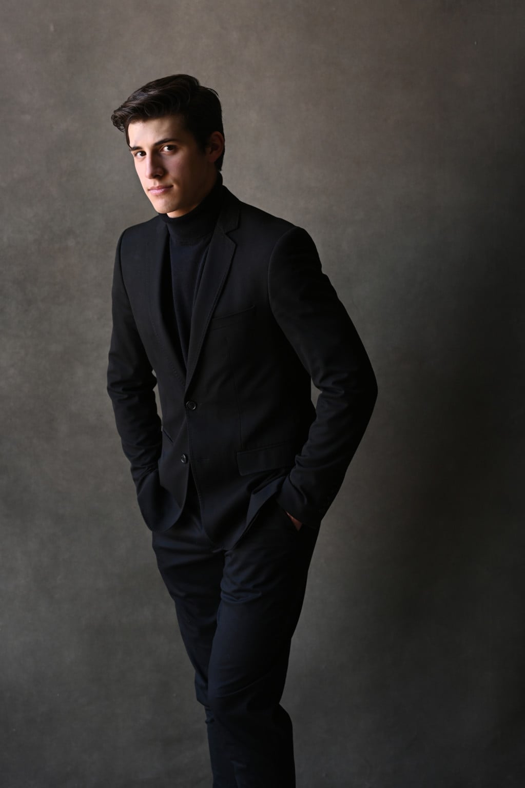 How to Pose Men for Natural-Looking Portraits: A Detailed Tutorial ...