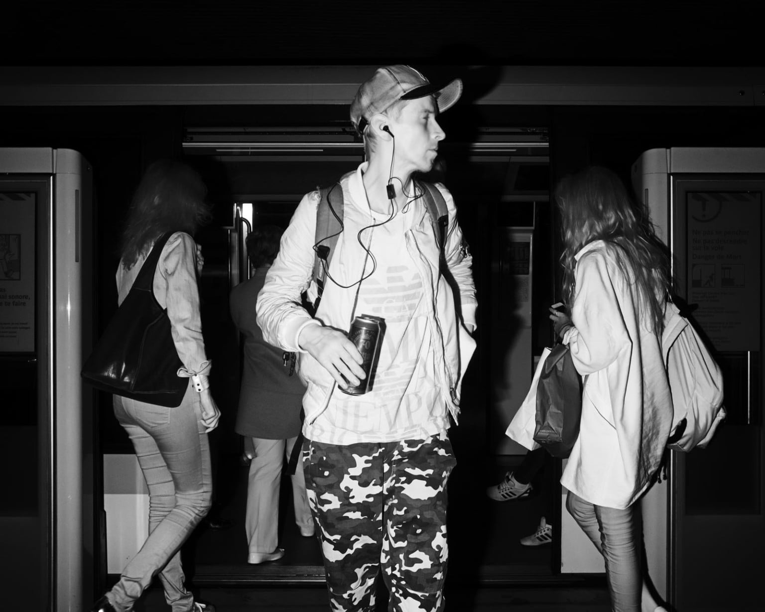 Using an Infrared Flash for Stealthy Street Photography | PetaPixel