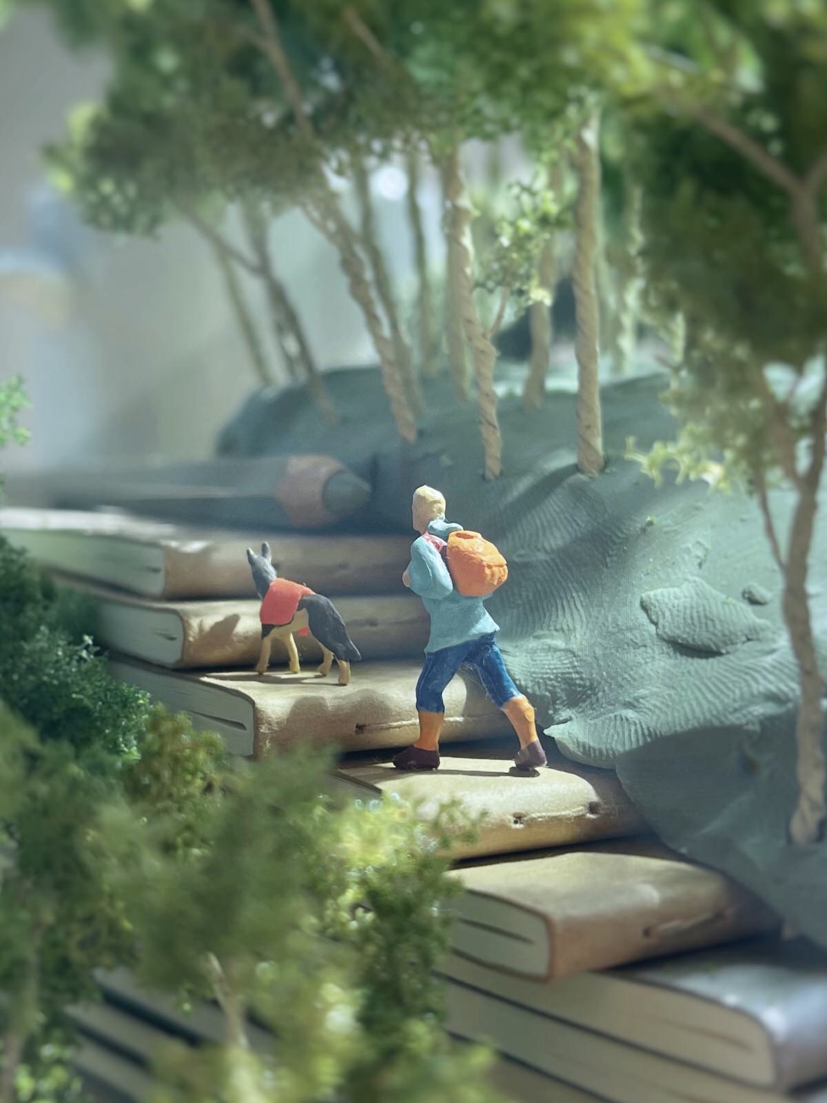 iPhone Photographer Captures Miniatures Staged in Intricate Scenes ...