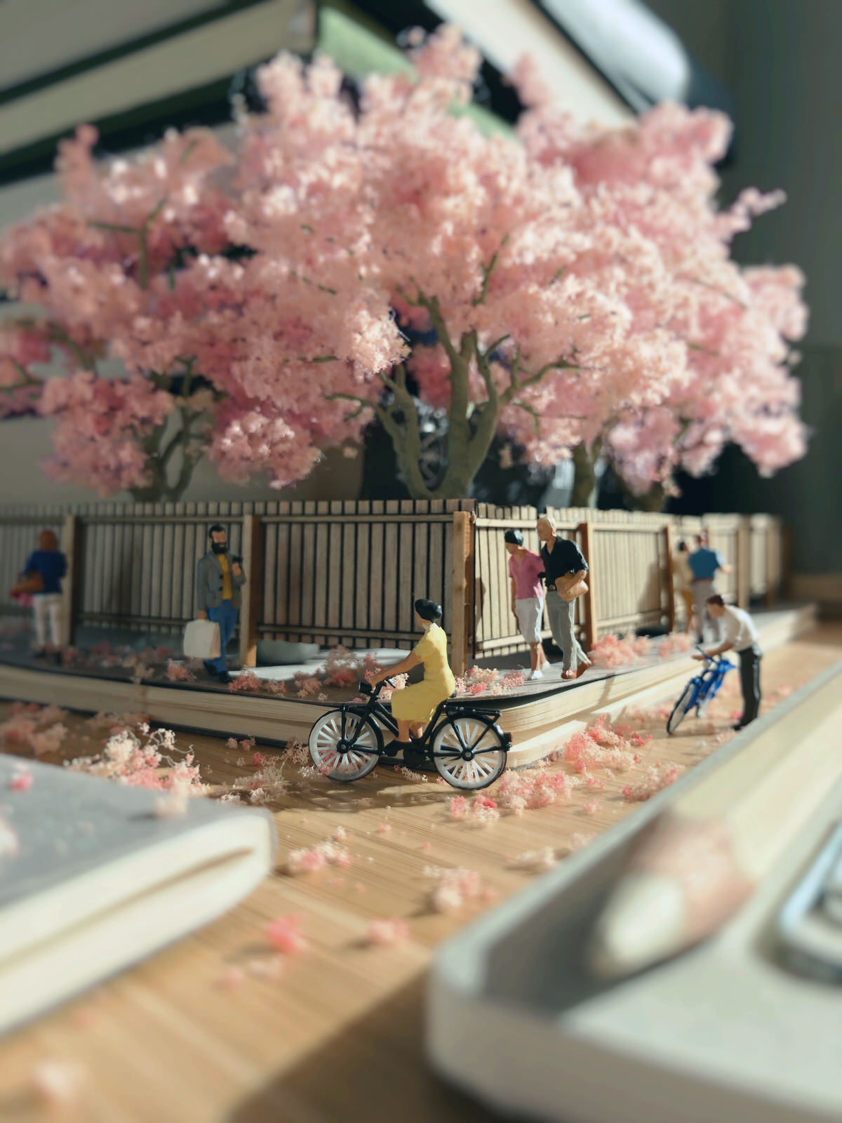 iPhone Photographer Captures Miniatures Staged in Intricate Scenes ...