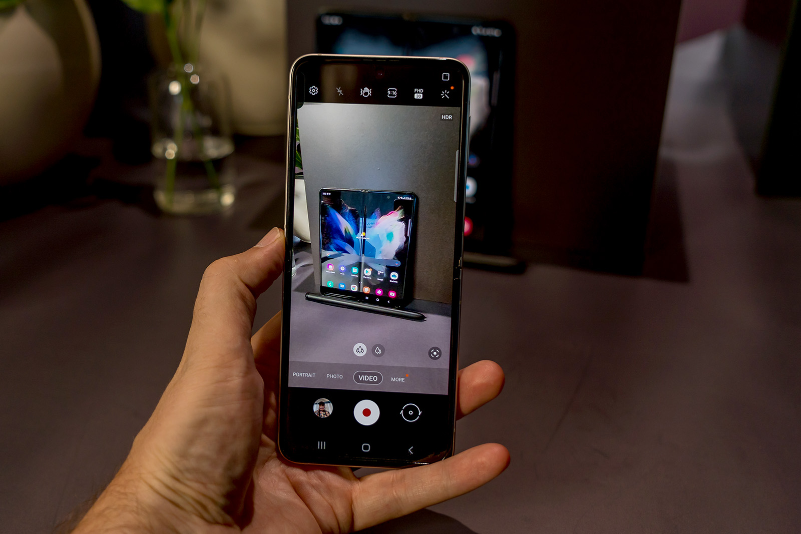 Samsung Unveils New Smartphones, Keeps Status Quo on Cameras | PetaPixel