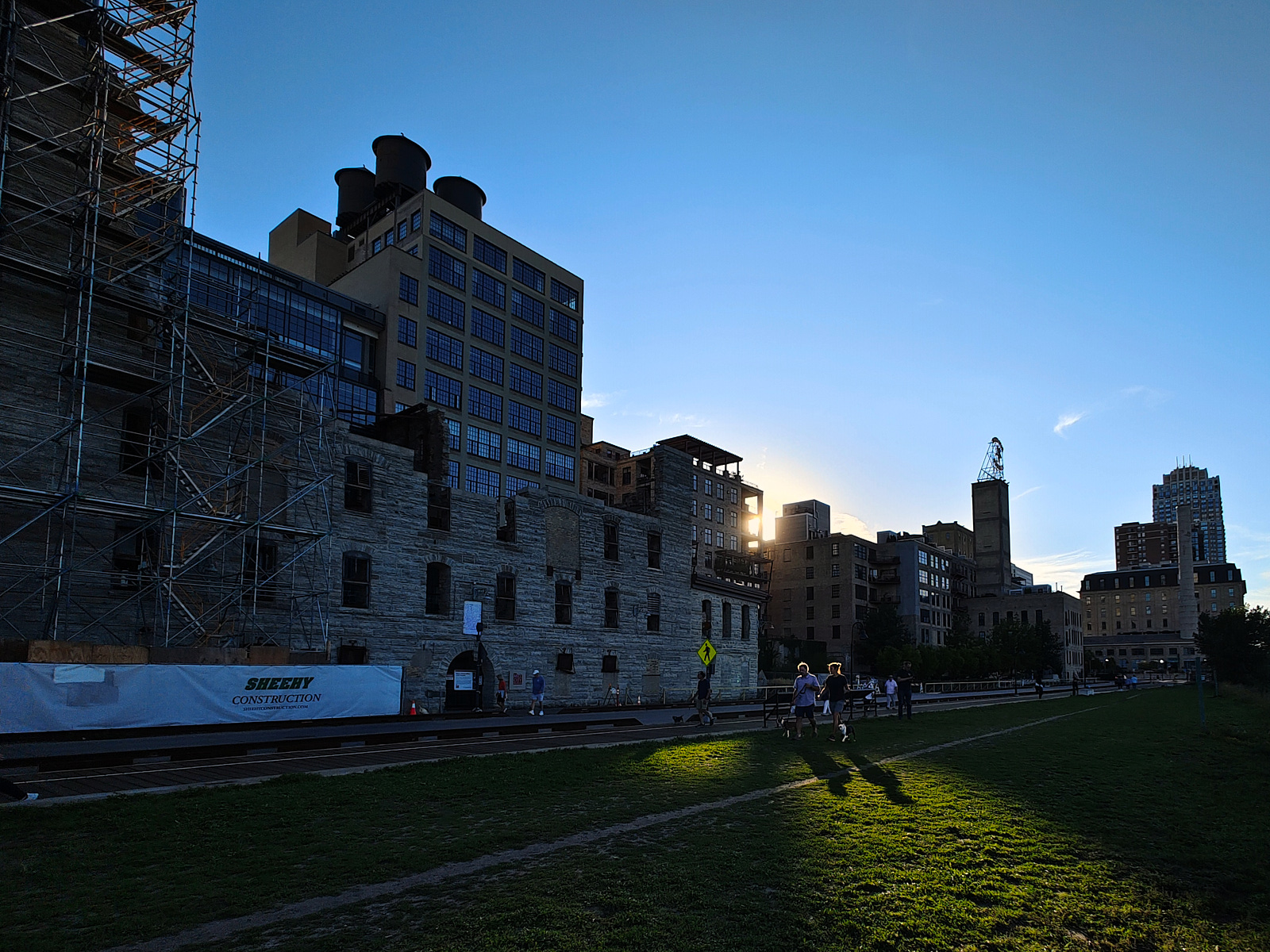 How to Do Street Photography with a Smartphone | PetaPixel