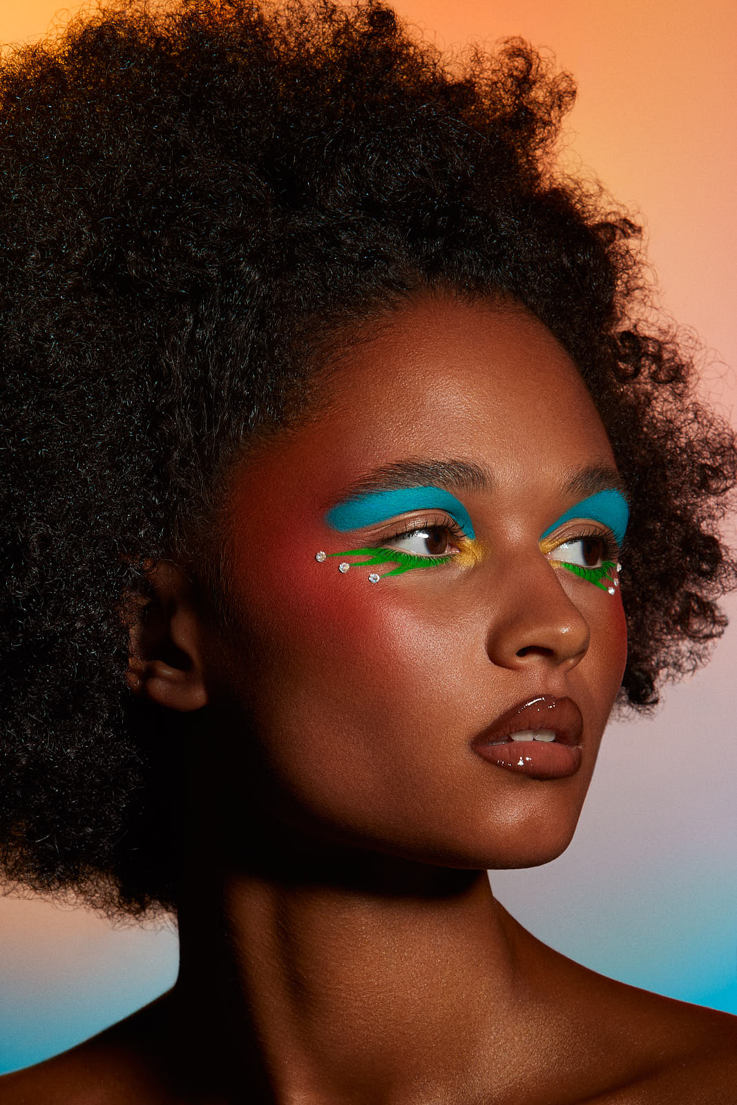 12 Unusual Light Shaping Tools for Creative Portrait Photos | PetaPixel