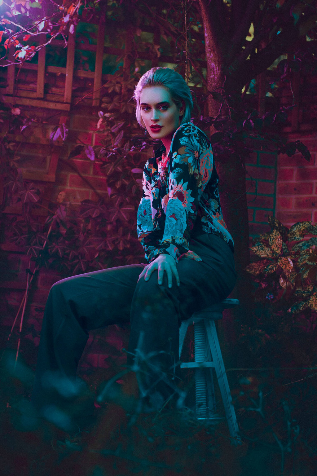 How to Use Color Gels for Outdoor Portraits | PetaPixel