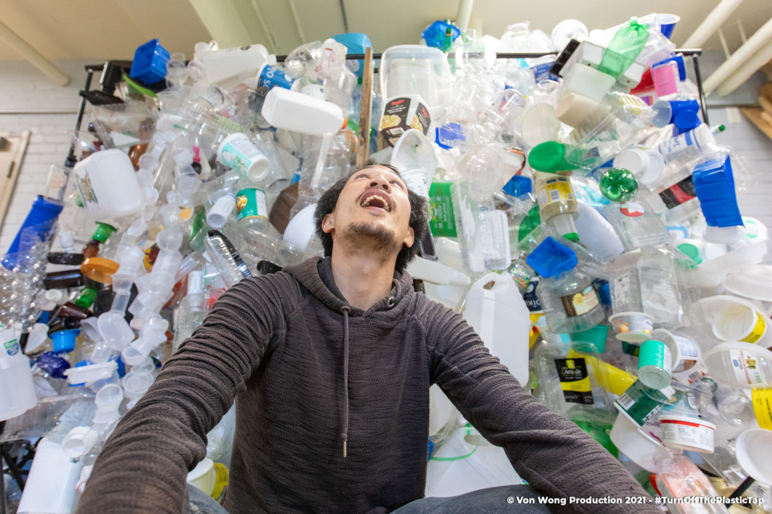 Photographer Sheds Light on Plastic Pollution with a Giant Floating ...