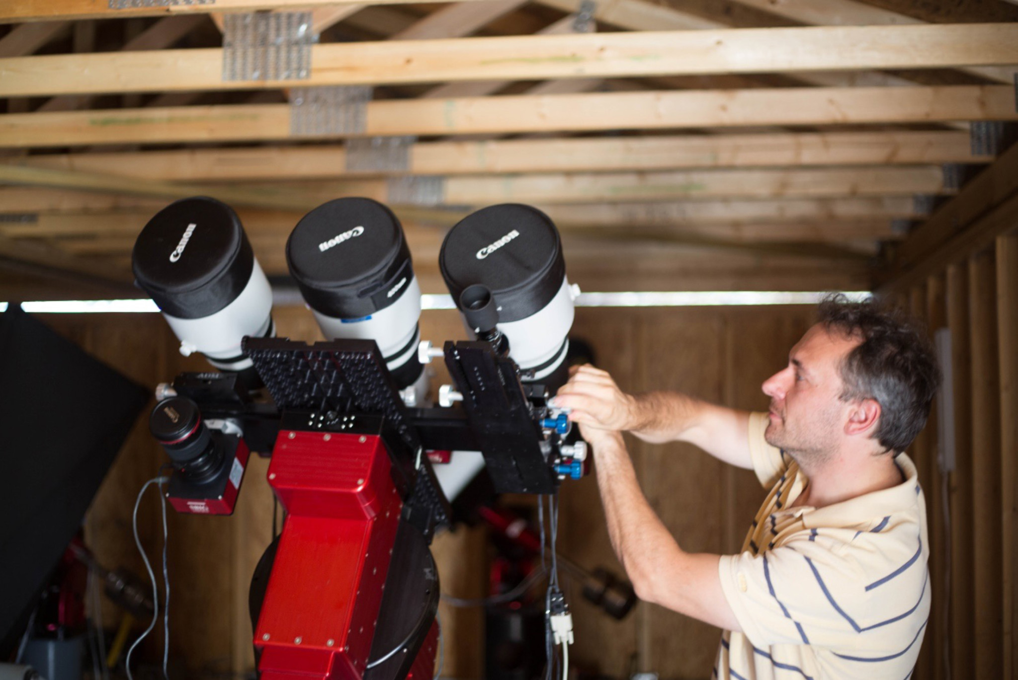 Researchers Bundle 24 400mm Lenses into Massive Telescope Array | PetaPixel