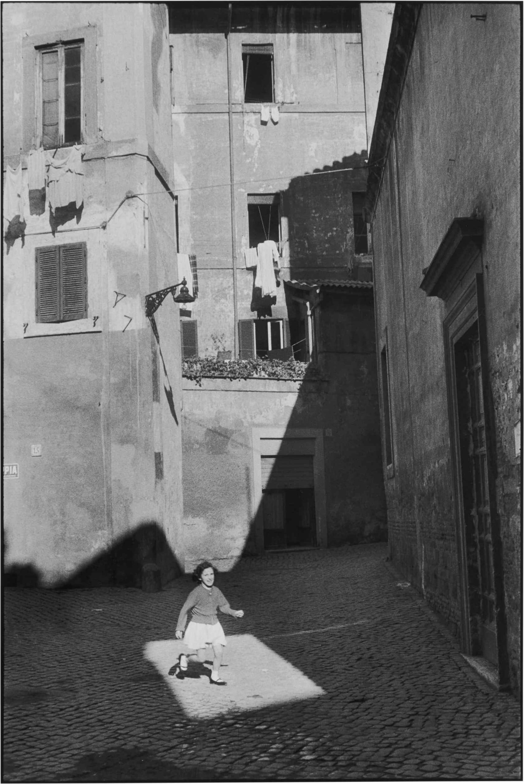 Some of Henri Cartier-Bresson’s Most Famous Photos Are Up for Auction ...