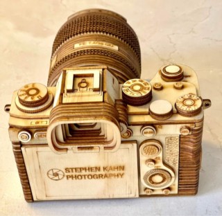 This Talented Artist Custom Makes Incredibly Detailed Wooden Cameras ...