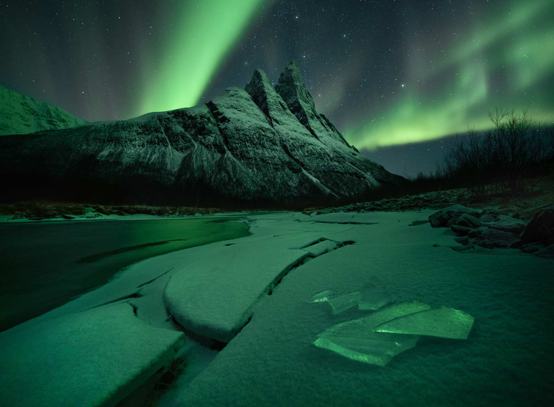 15 Photos From the 2021 Northern Lights Photographer of the Year ...