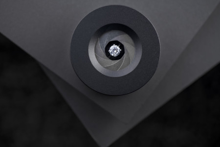 This Ring Box Opens Like the Aperture of a Camera Lens | PetaPixel