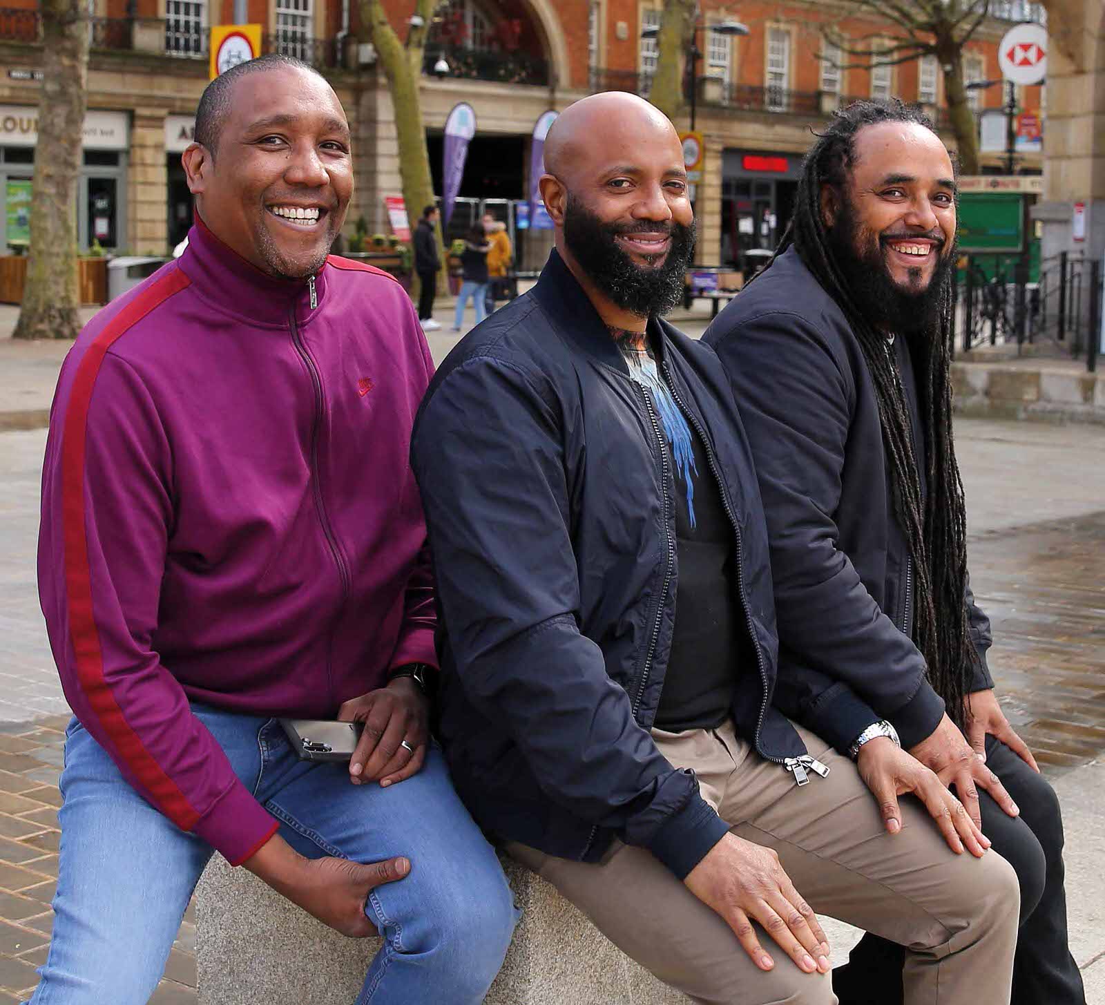 Photographer Recreates His Photos of Strangers from 40 Years Ago ...