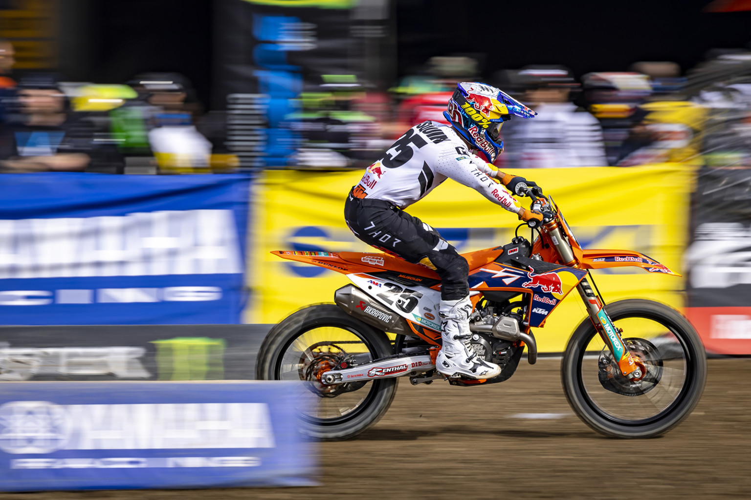 Hands-On with the Canon R3: Shooting Motocross | PetaPixel